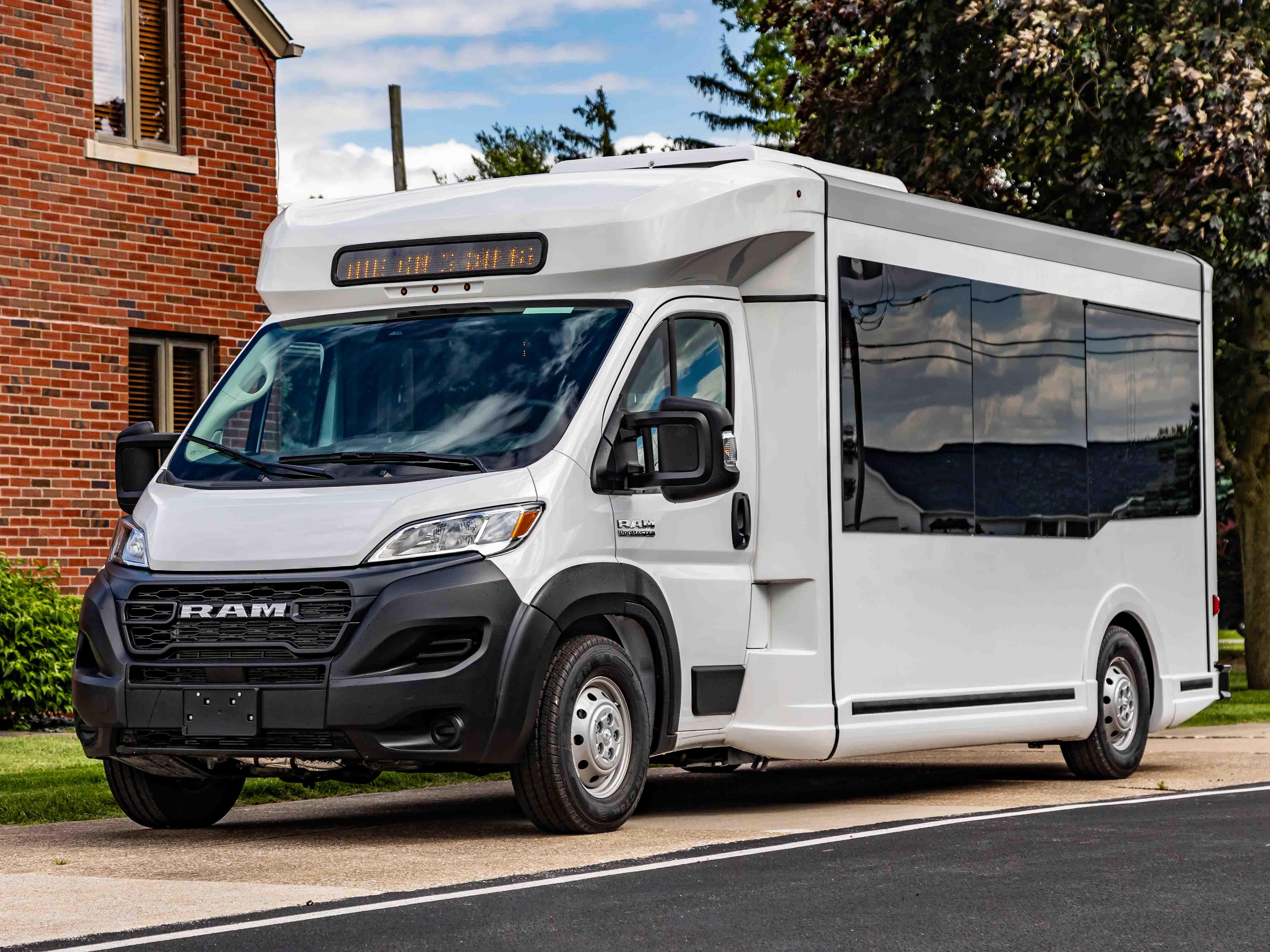 2024 New England Wheels Frontrunner Dodge 10 Passenger and 2 Wheelchair ...