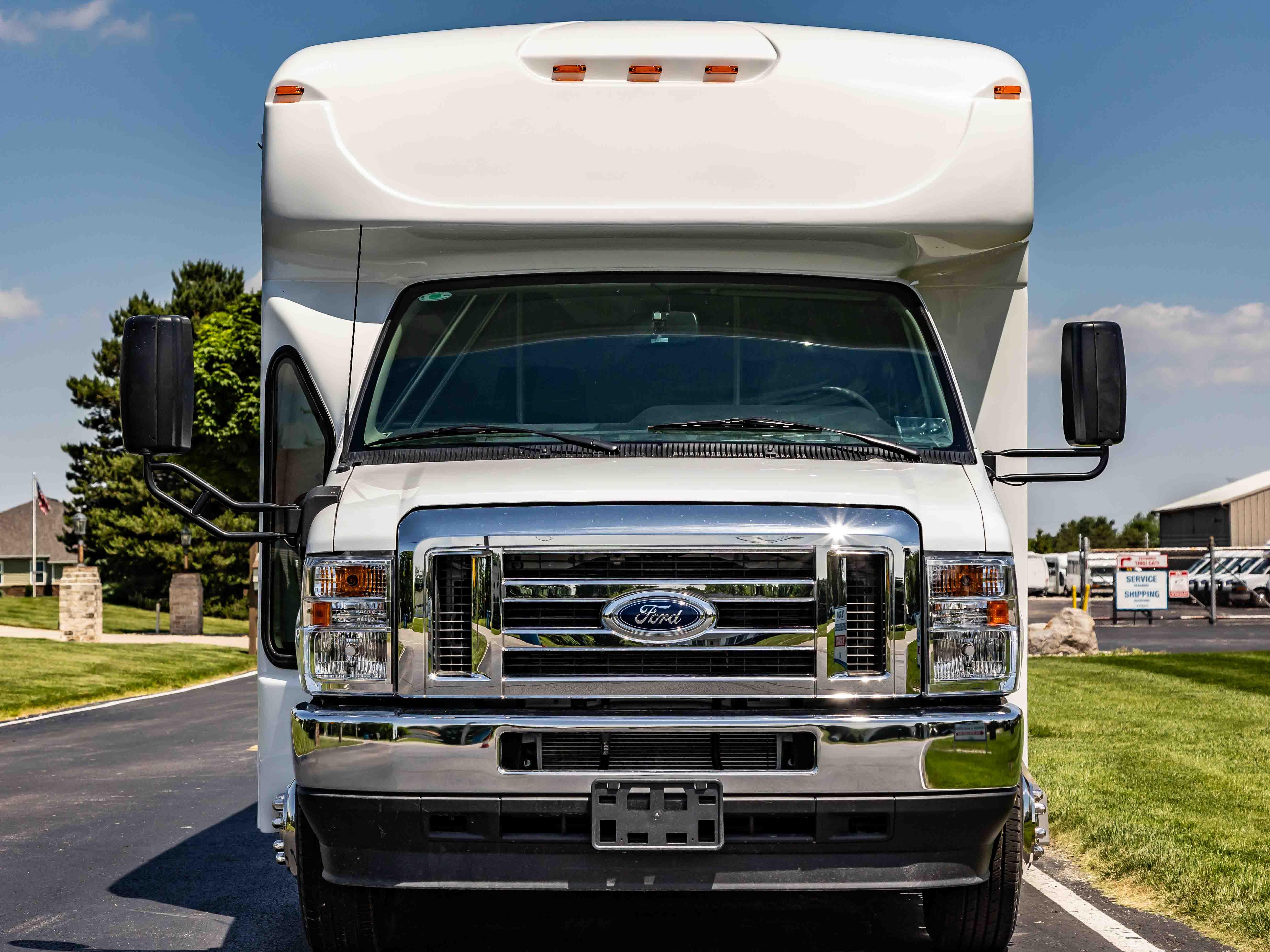 2025 StarTrans Senator II Ford 14 Passenger Shuttle Bus