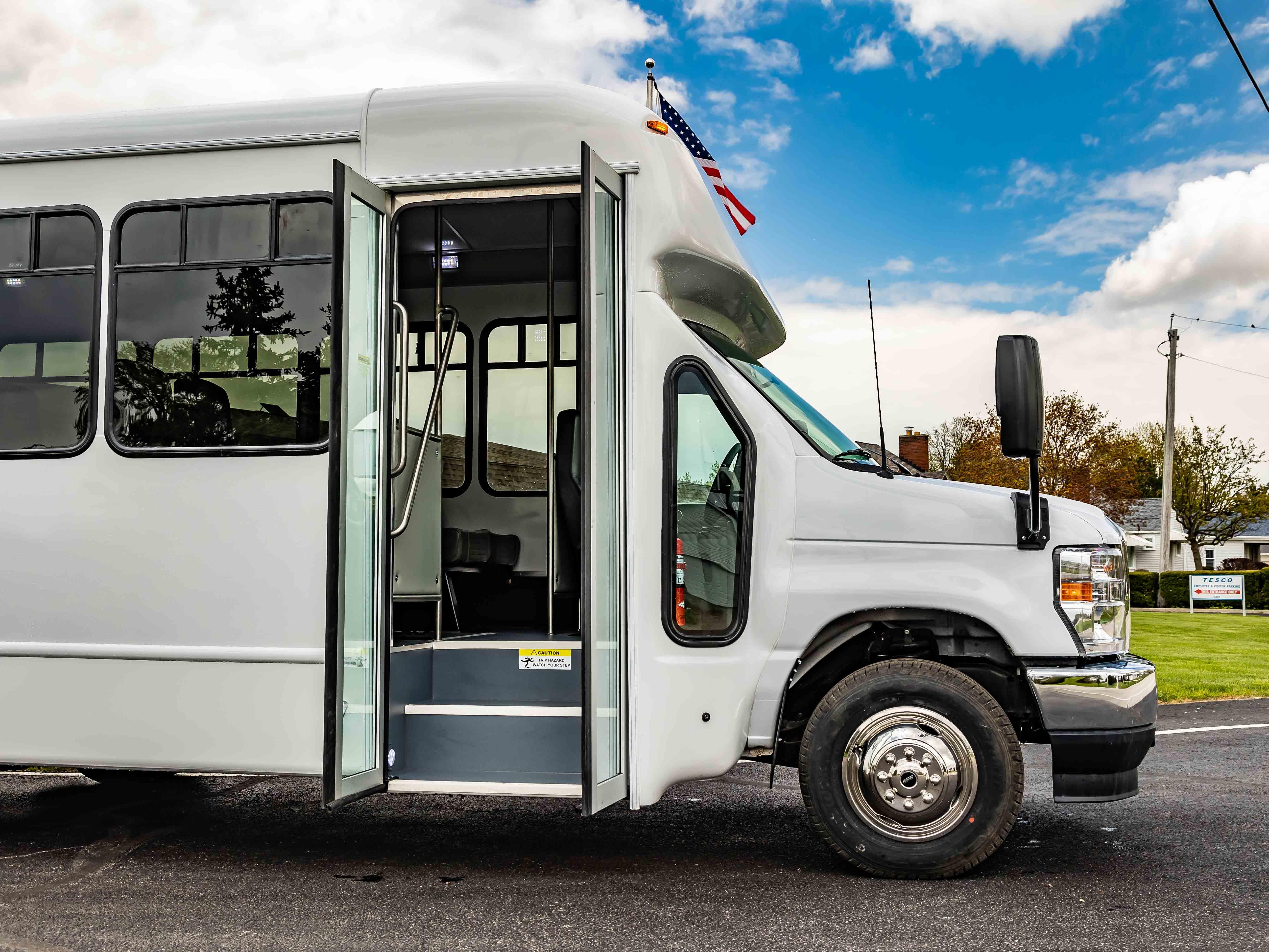 2024 StarTrans Senator II Ford 25 Passenger Shuttle Bus