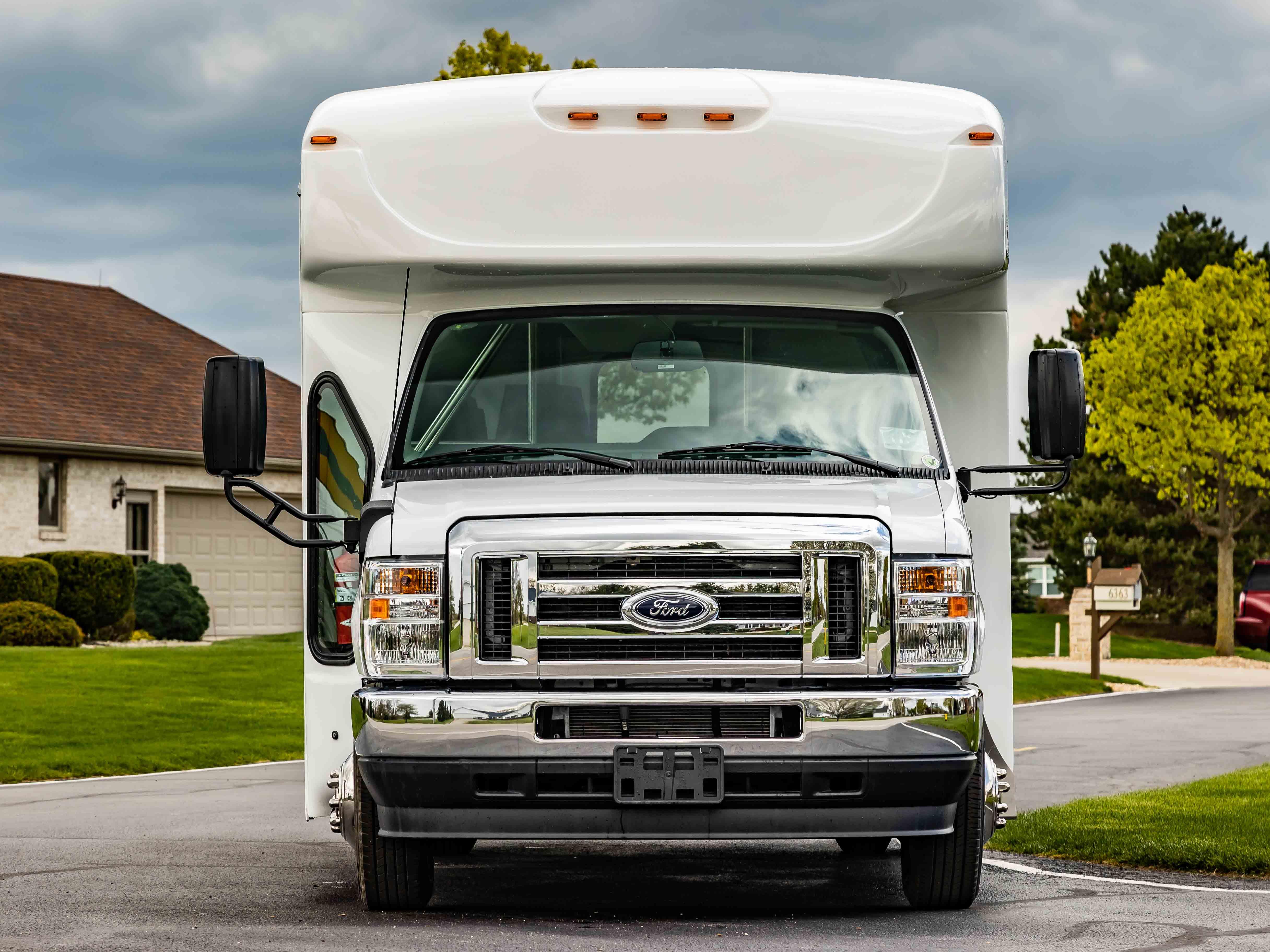 2025 StarTrans Senator II Ford 14 Passenger Shuttle Bus