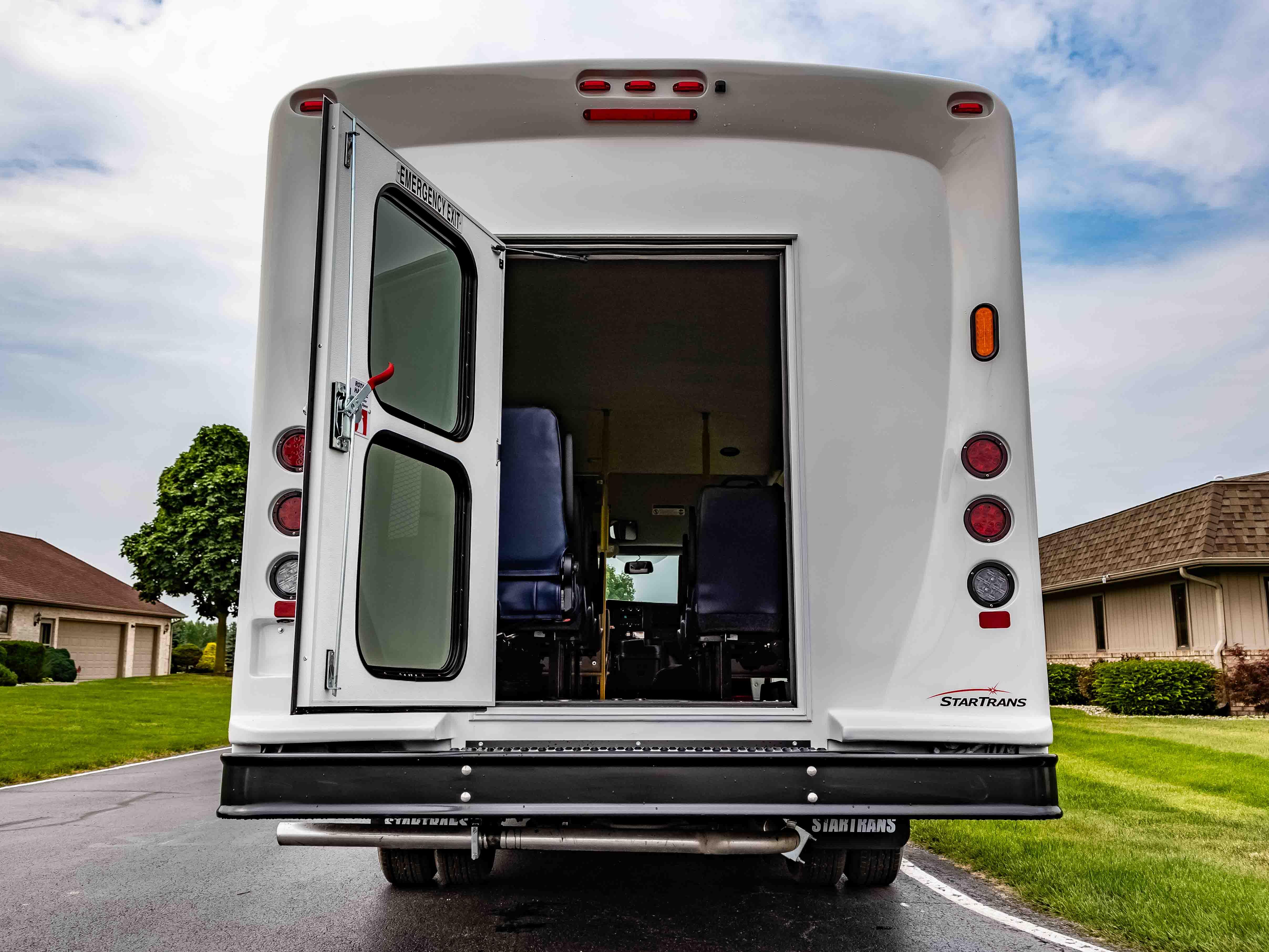 2024 StarTrans Senator II Chevrolet 12 Passenger and 2 Wheelchair ...