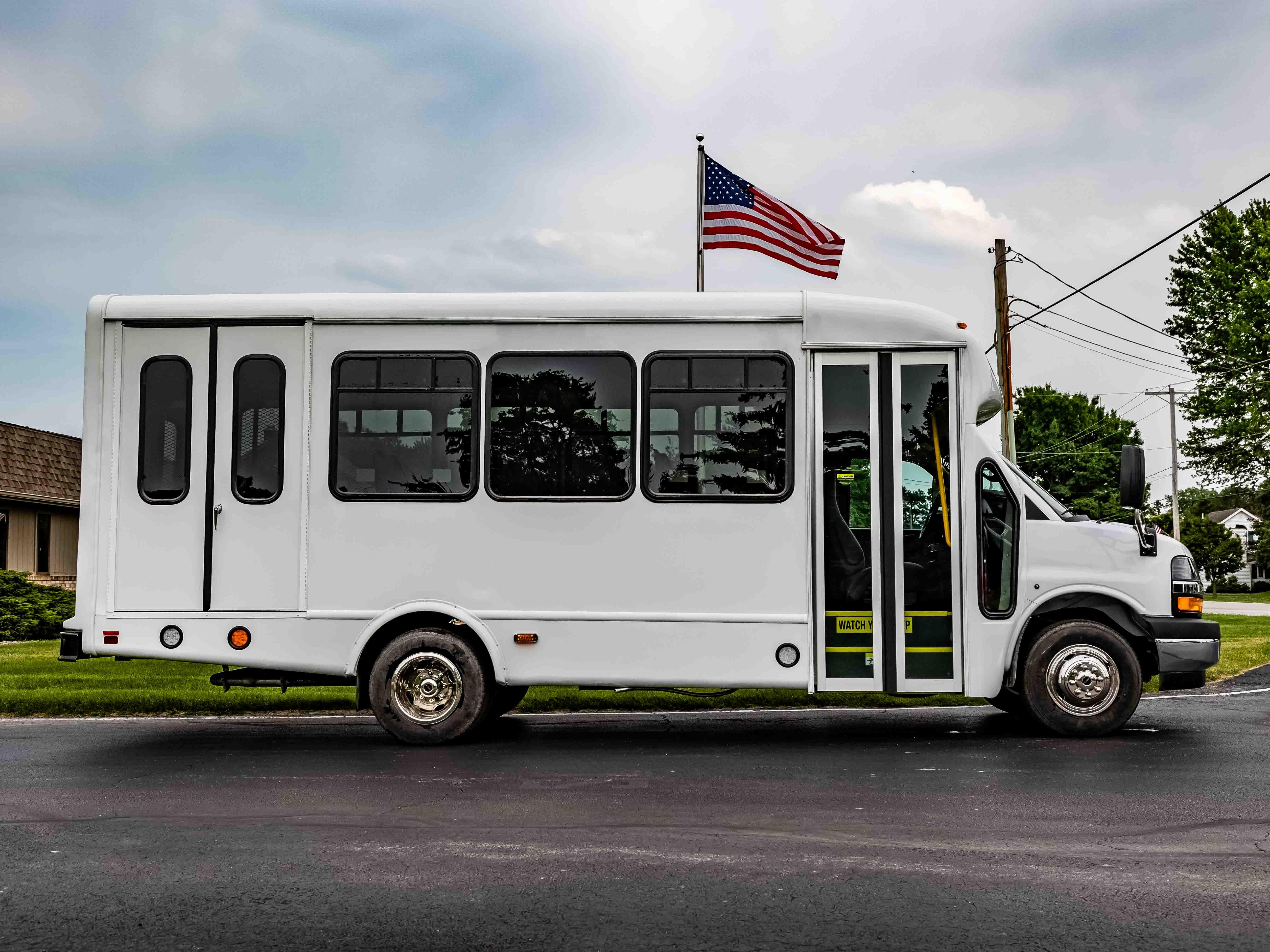 2024 StarTrans Senator II Chevrolet 12 Passenger and 2 Wheelchair ...