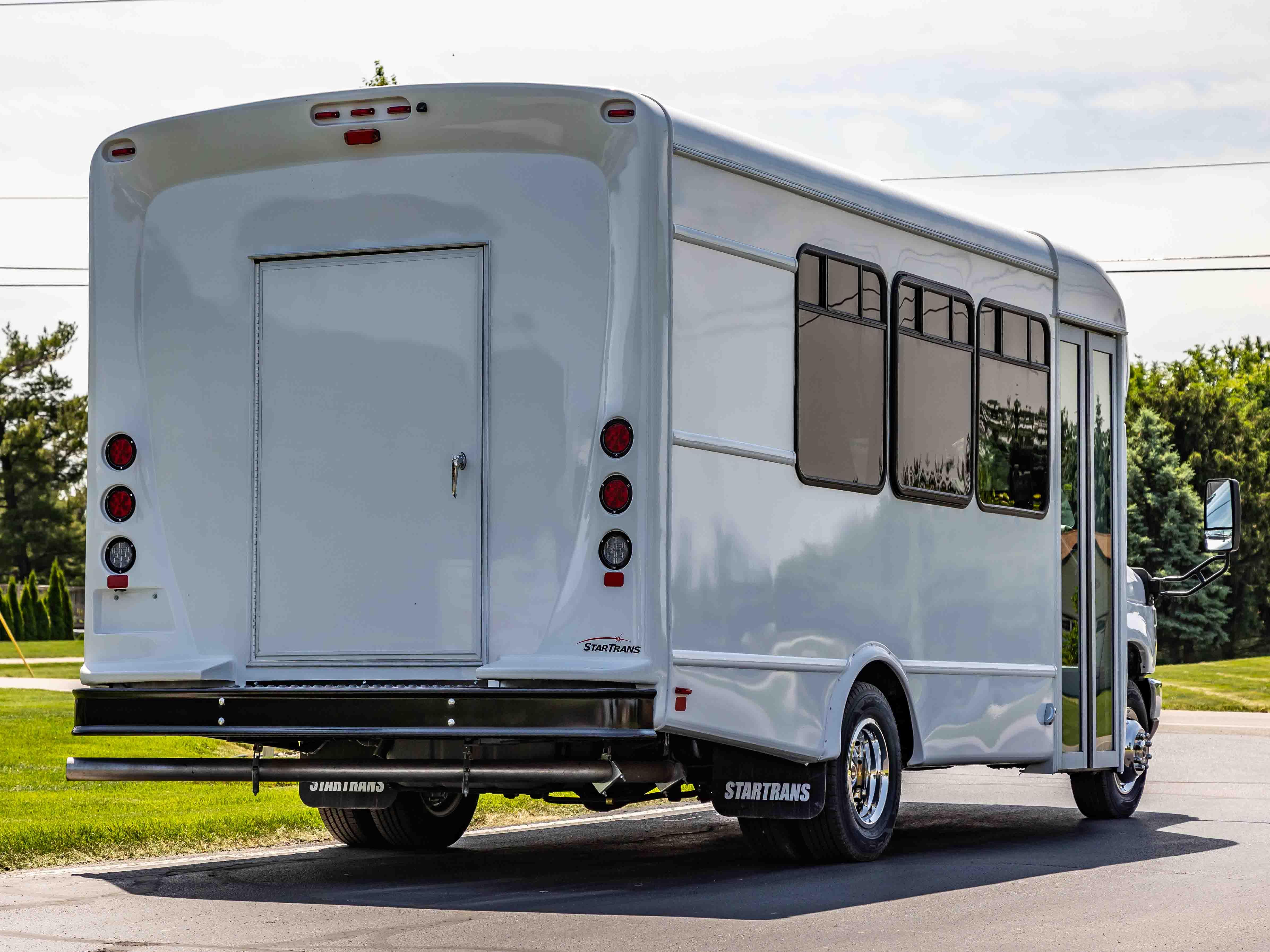 2025 StarTrans Senator II Ford 14 Passenger Shuttle Bus