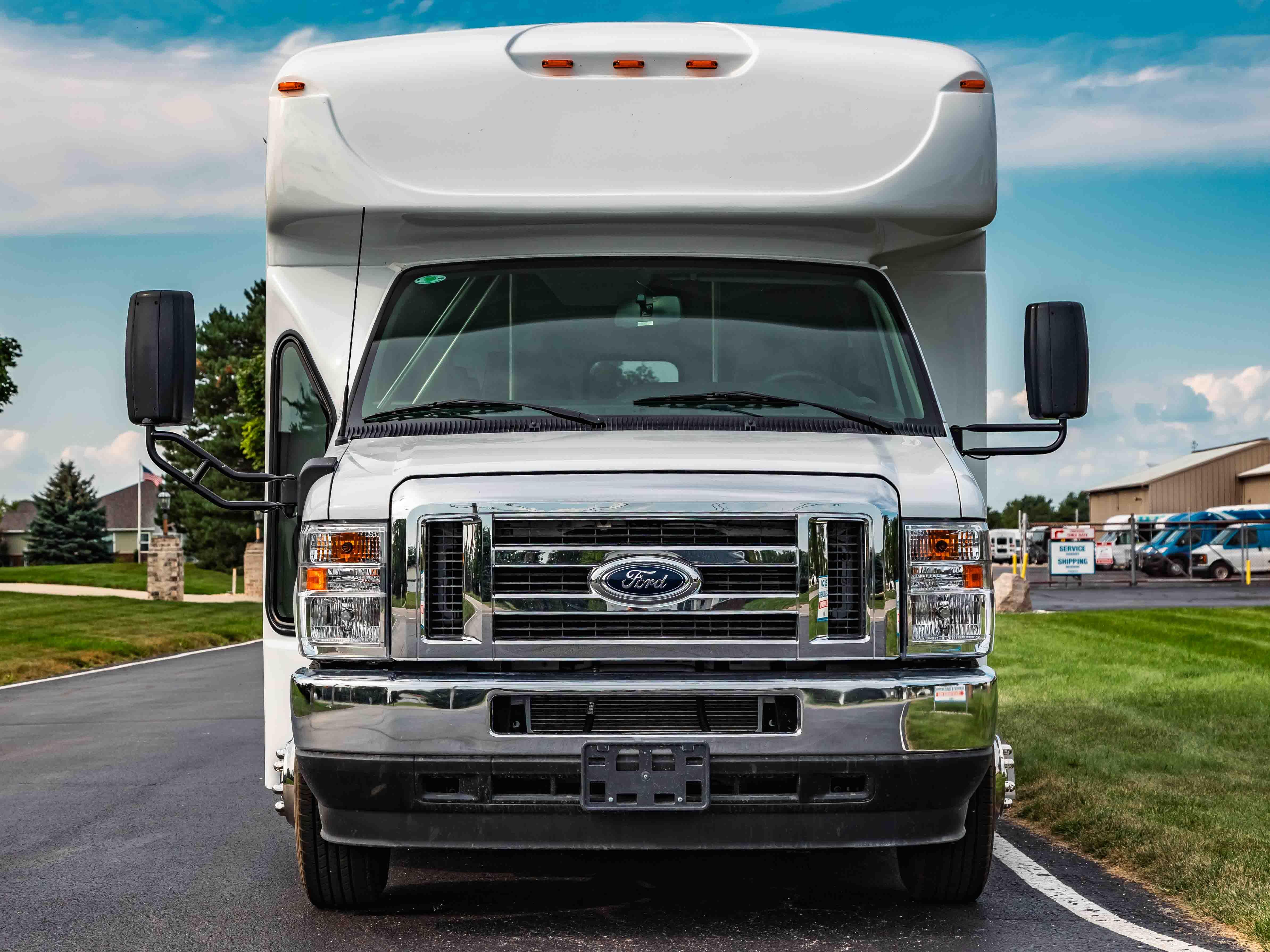 2025 StarTrans Senator II Ford 25 Passenger Shuttle Bus