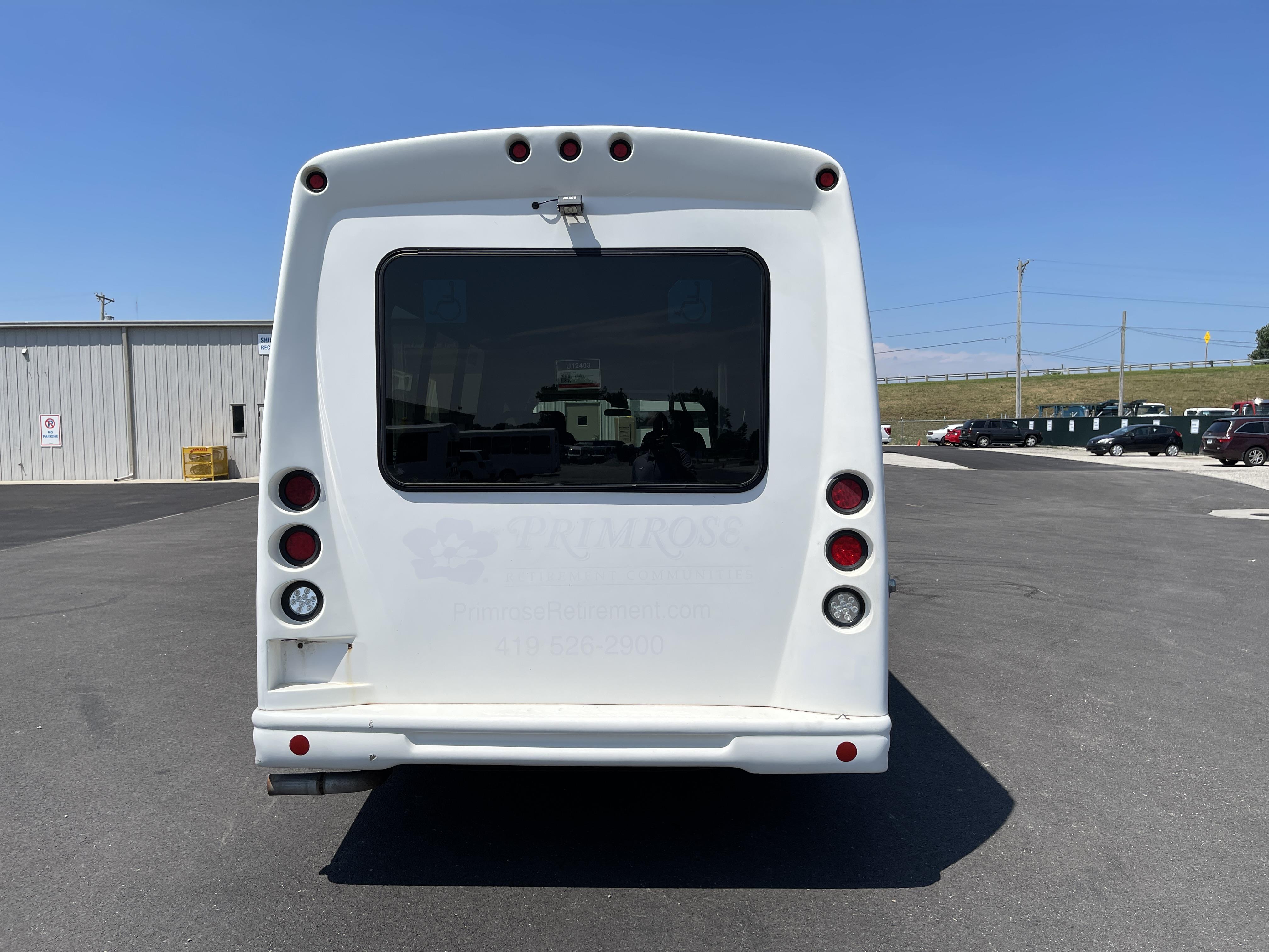 2016 Starcraft Ford E350 11 Passenger and 2 Wheelchair Shuttle Bus