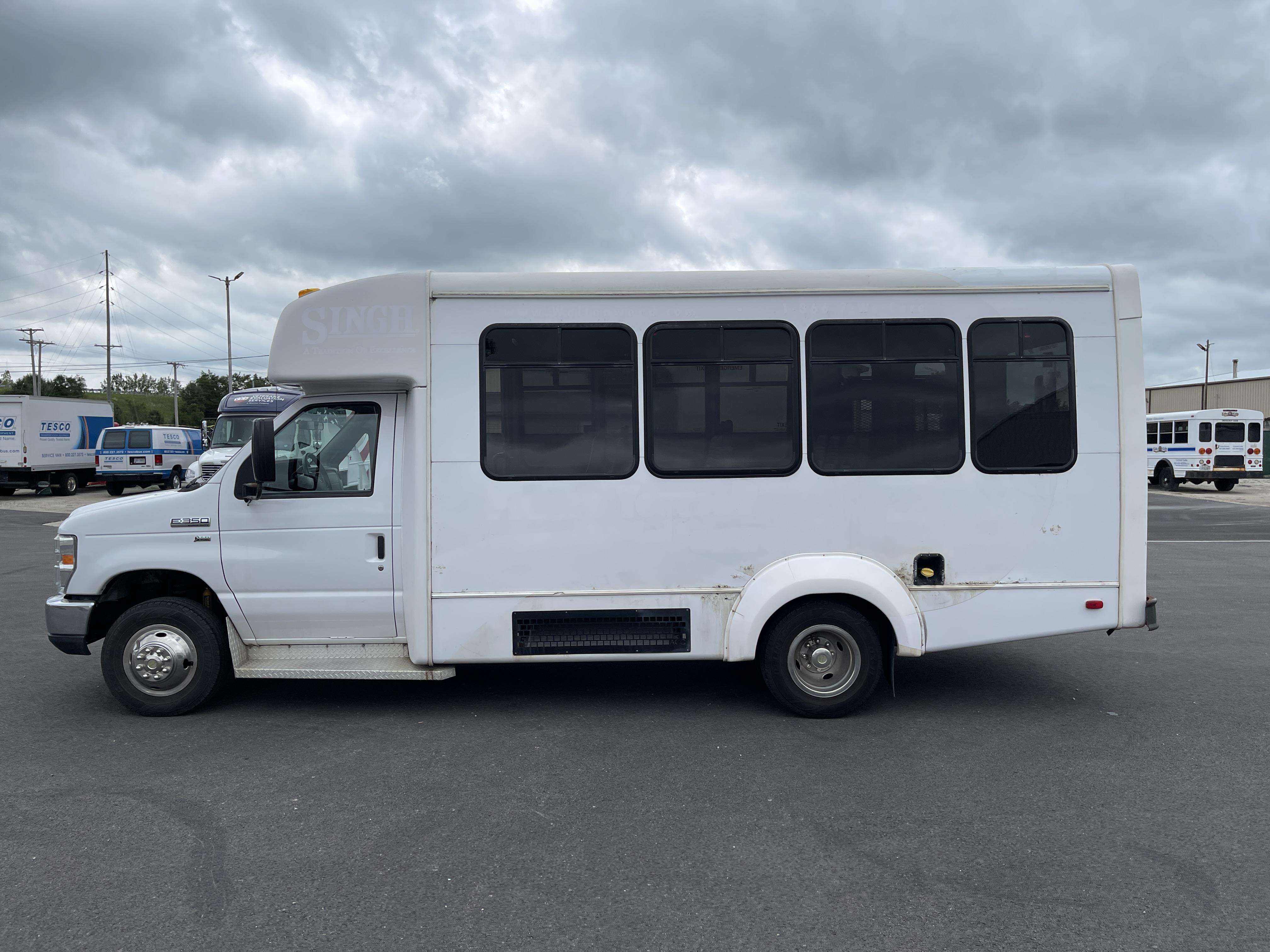 2015 Elkhart Ford E350 12 Passenger and 2 Wheelchair Shuttle Bus