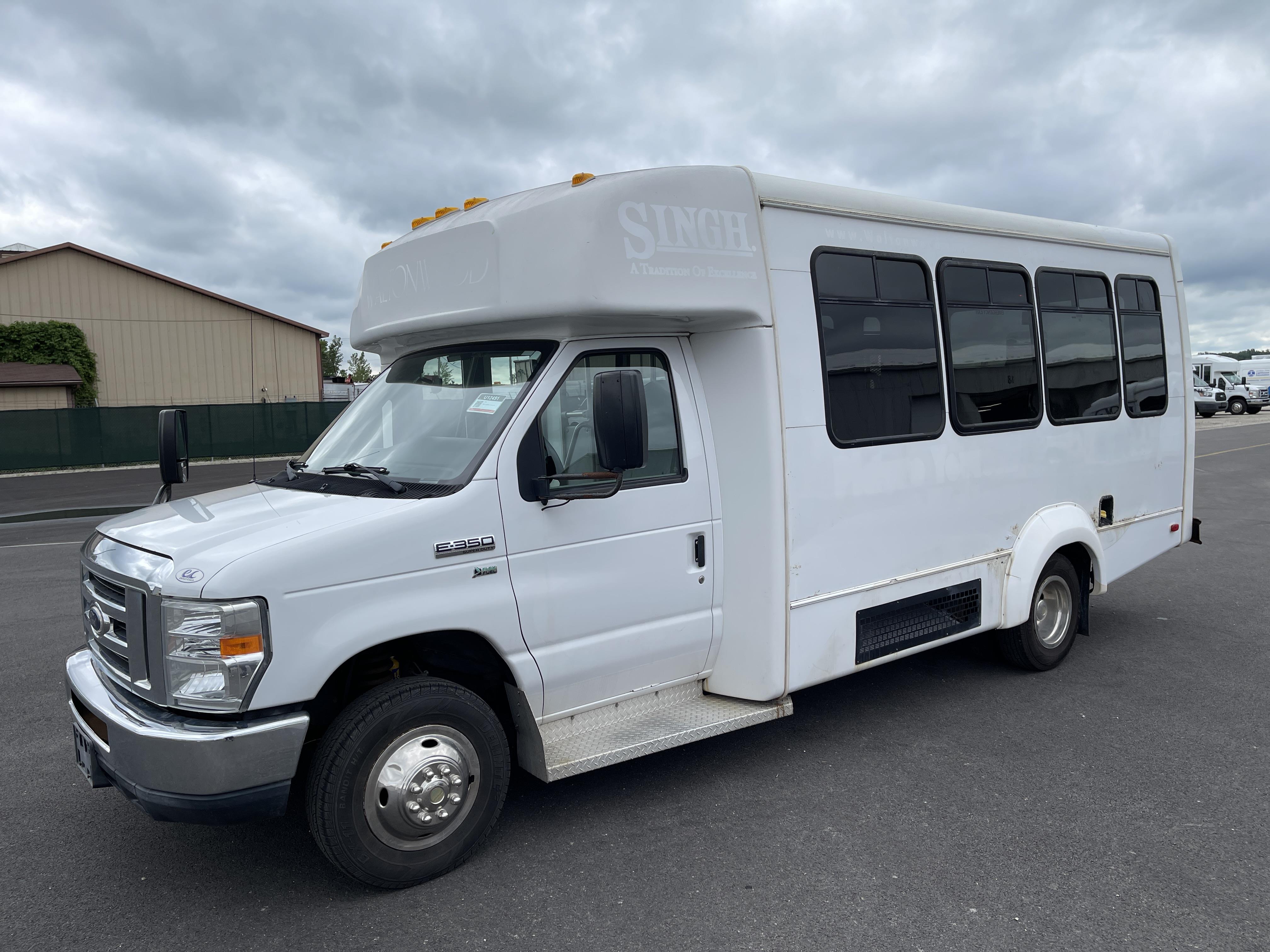 2015 Elkhart Ford E350 12 Passenger and 2 Wheelchair Shuttle Bus