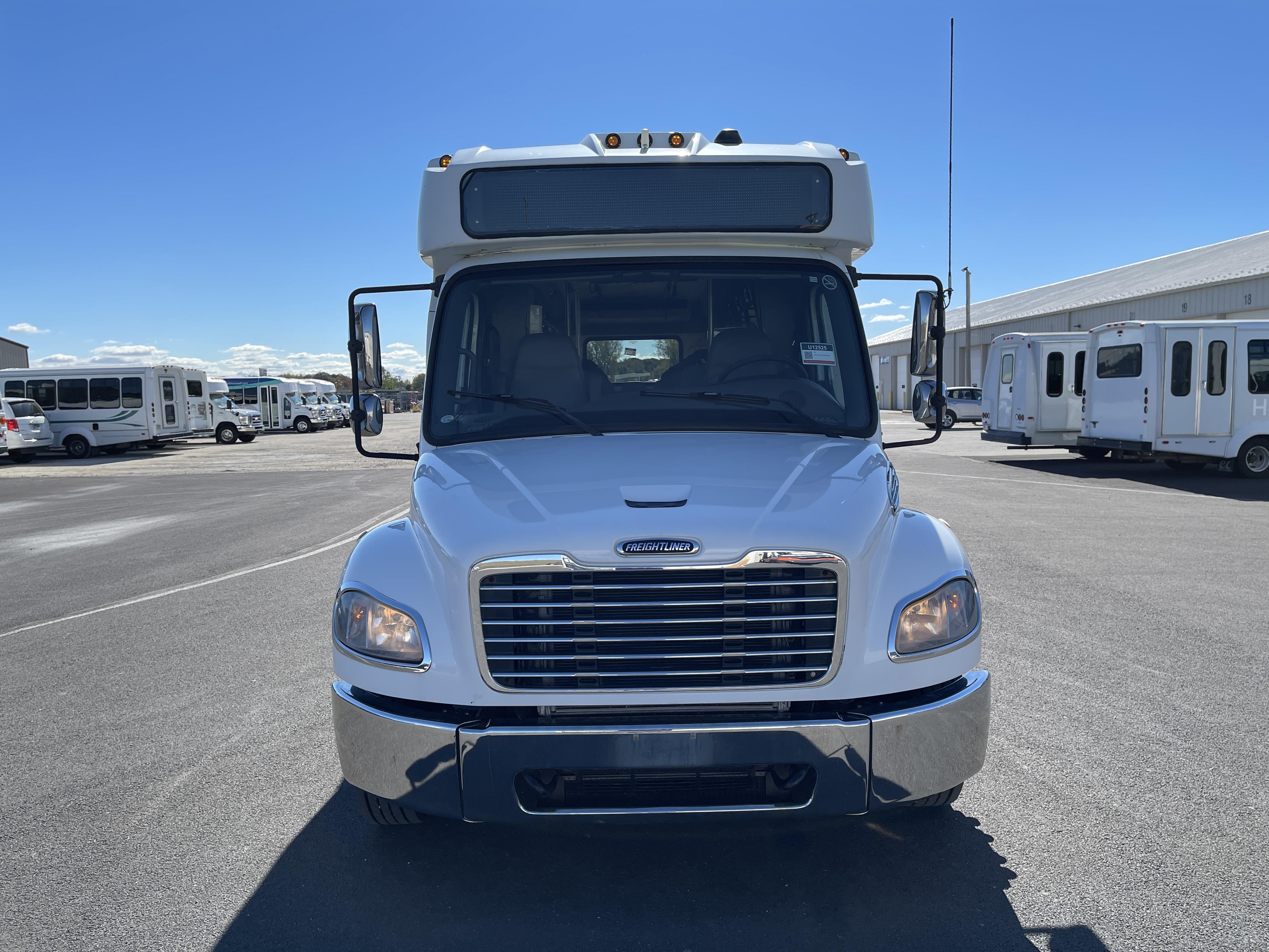 Freightliner M2 Passager Window