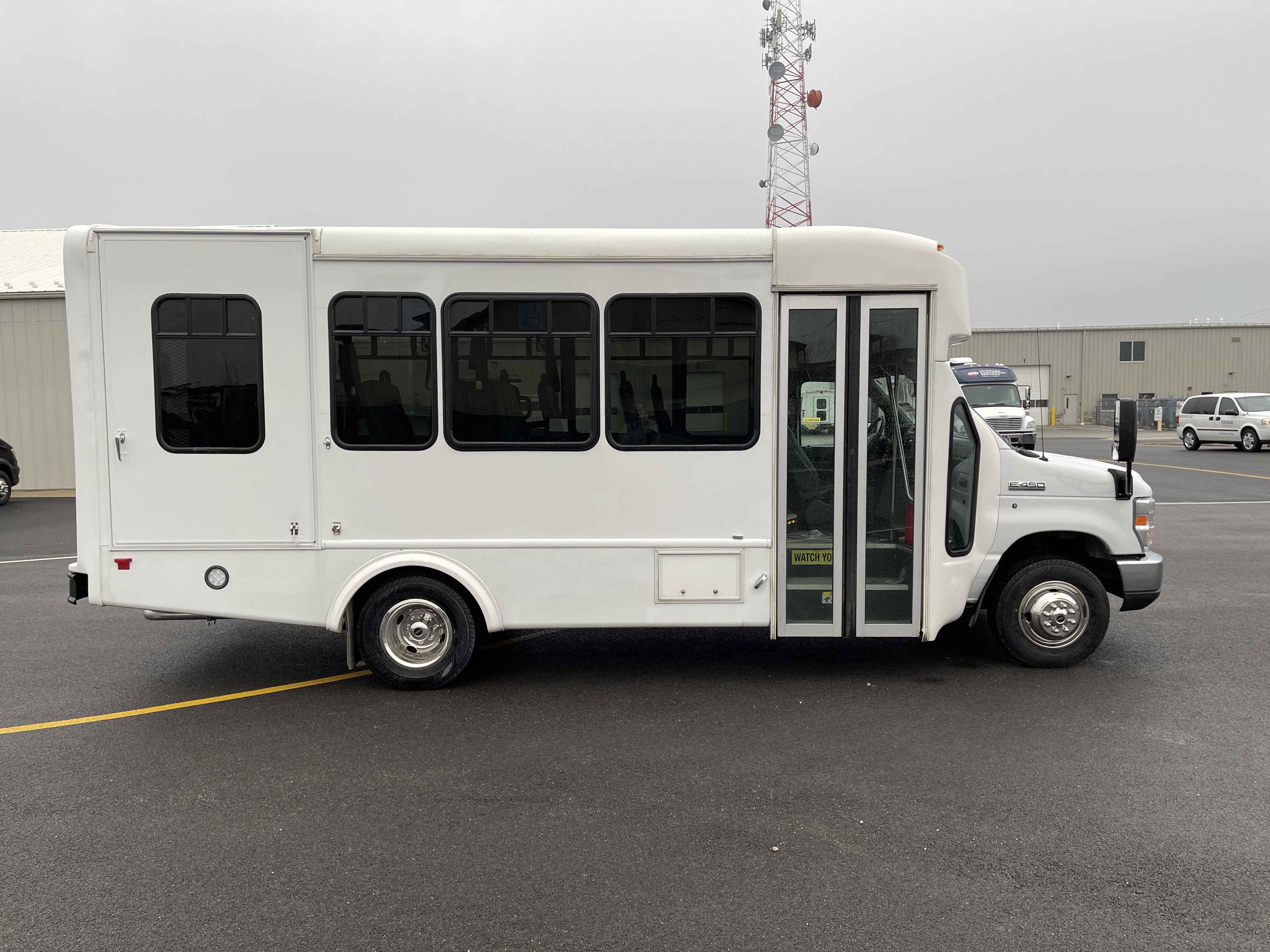 2019 Glaval Ford E450 0 Passenger and 6 Wheelchair Shuttle Bus