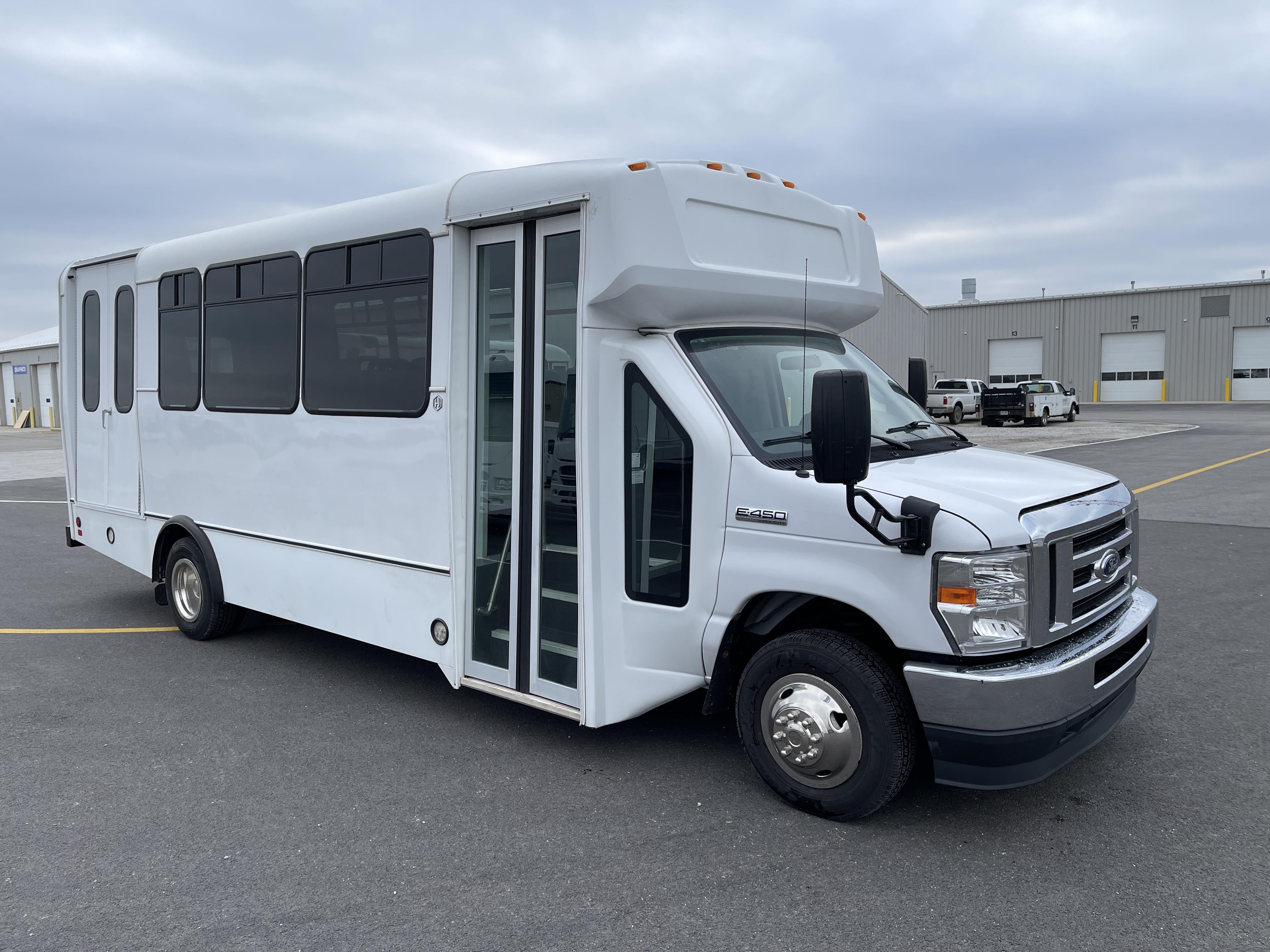 2021 Champion Ford E450 12 Passenger and 2 Wheelchair Shuttle Bus