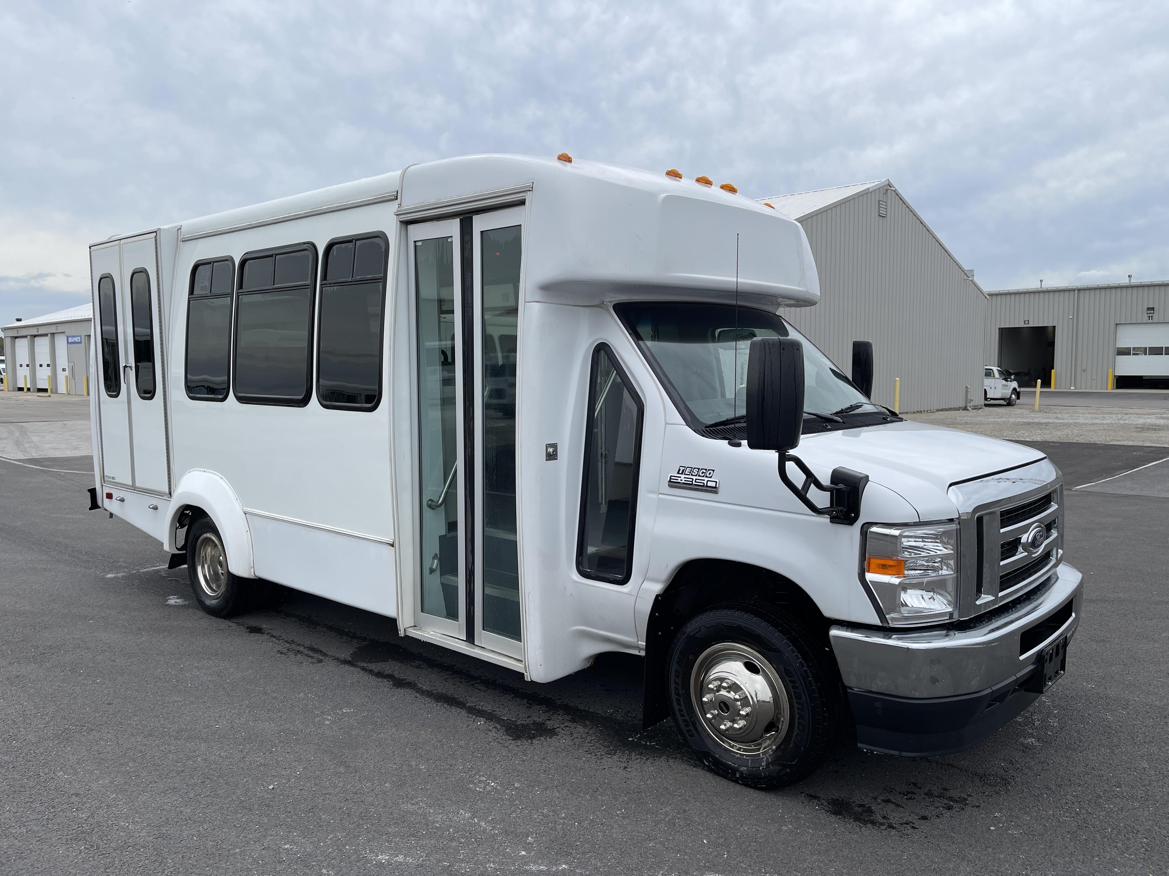 2021 Elkhart Coach Ford E350 12 Passenger and 2 Wheelchair Shuttle Bus