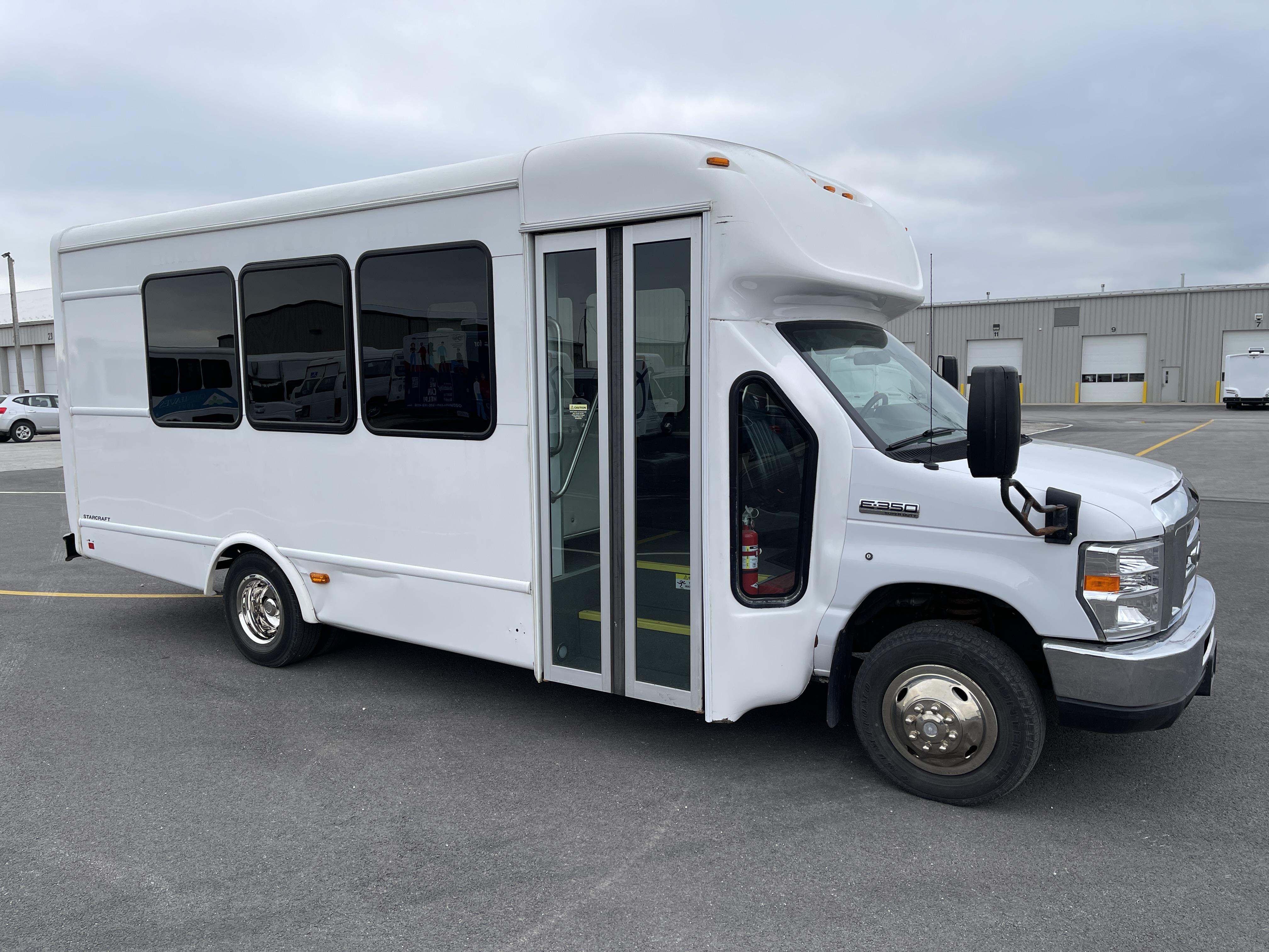 2018 Starcraft Ford E350 14 Passenger Shuttle Bus