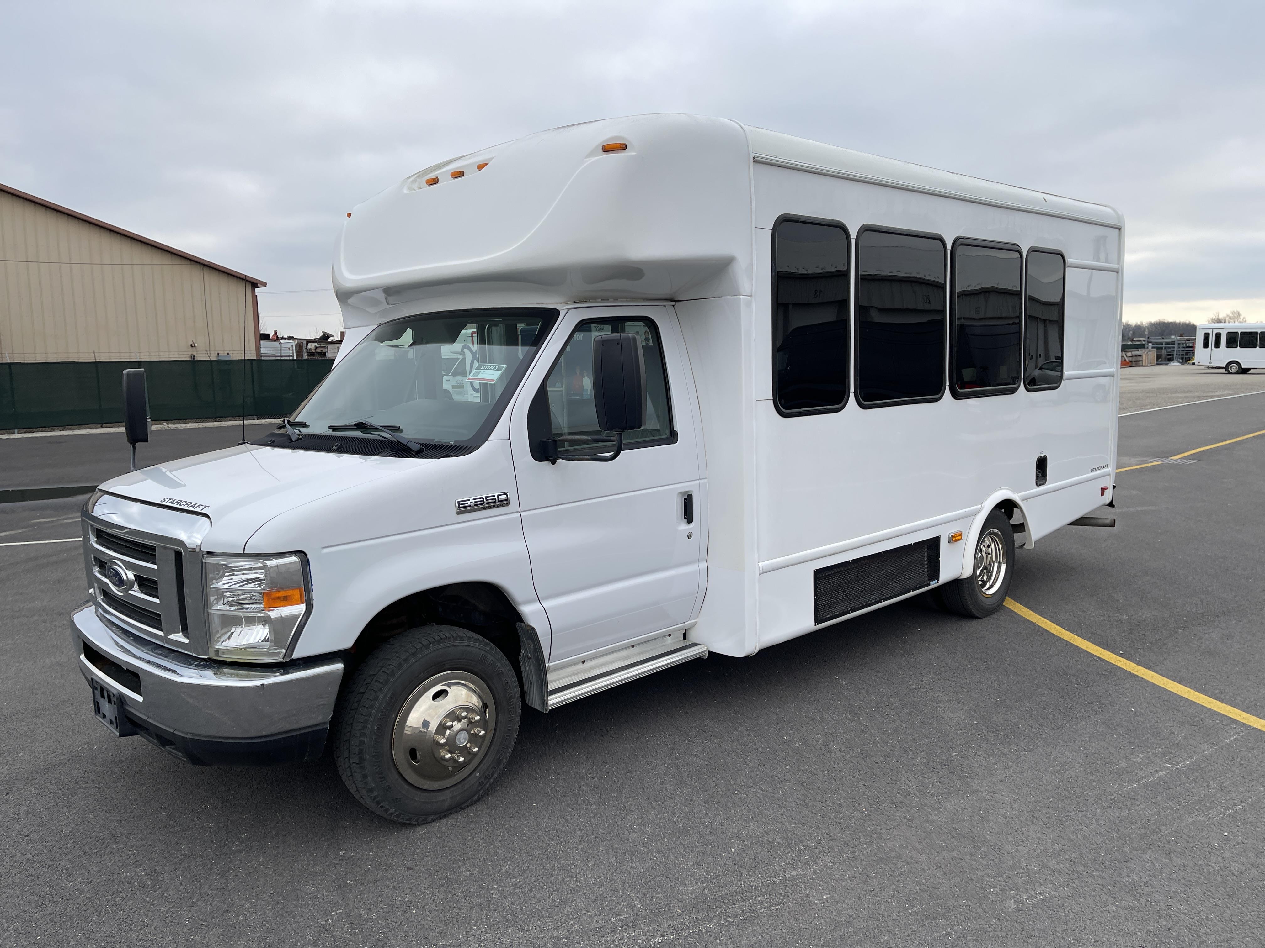 2018 Starcraft Ford E350 14 Passenger Shuttle Bus