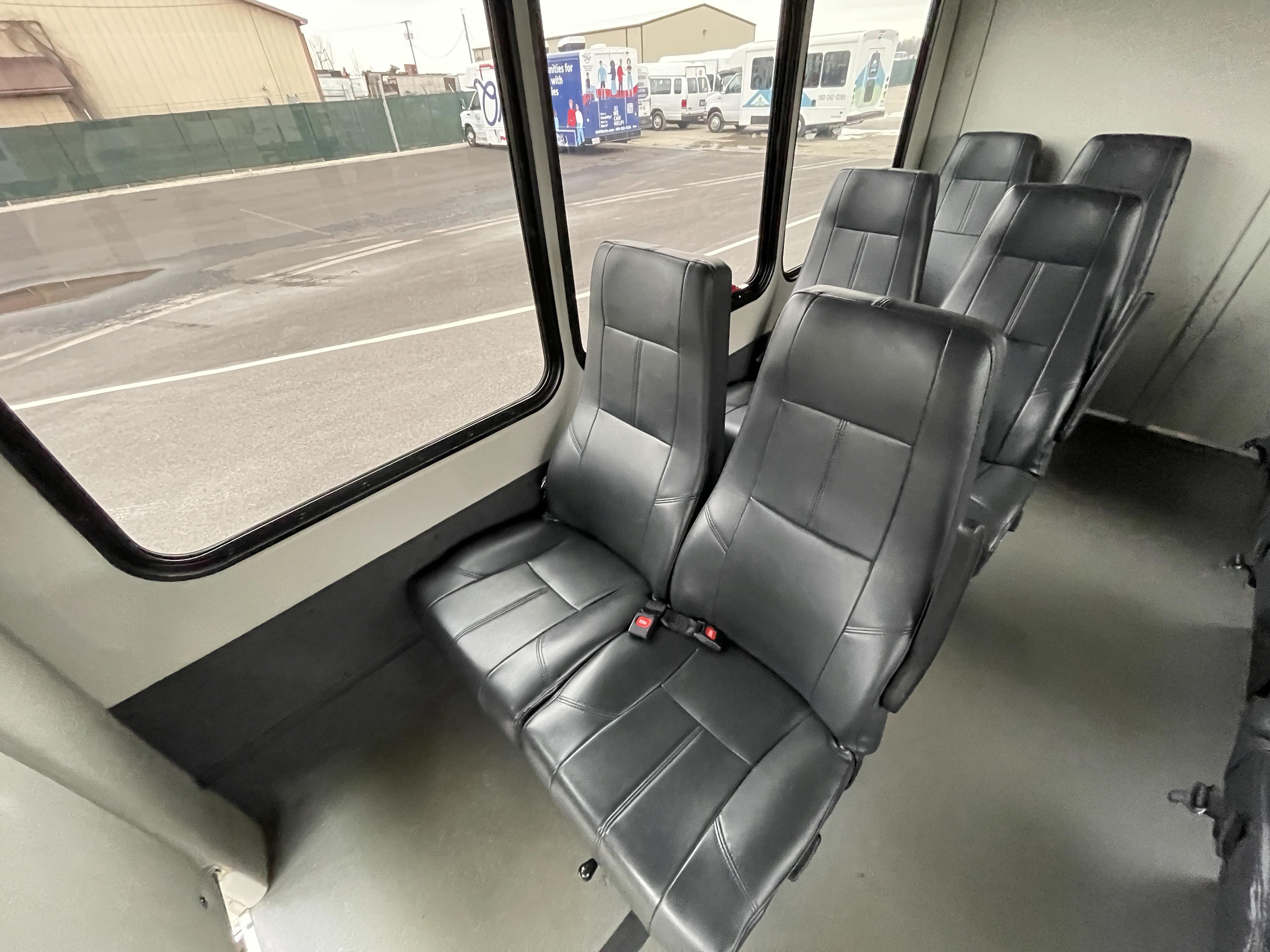 2018 Starcraft Ford E350 14 Passenger Shuttle Bus