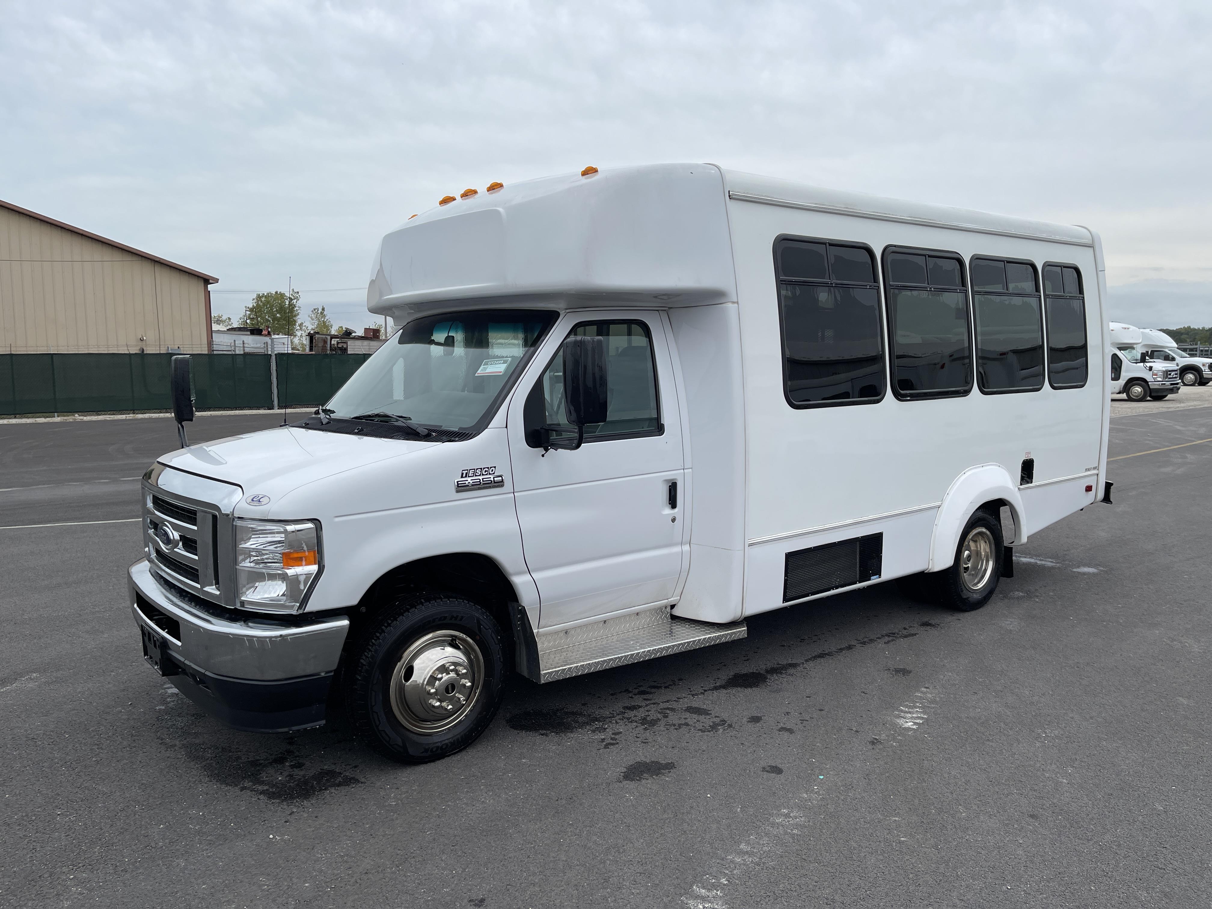 2021 Elkhart Coach Ford E350 12 Passenger and 2 Wheelchair Shuttle Bus