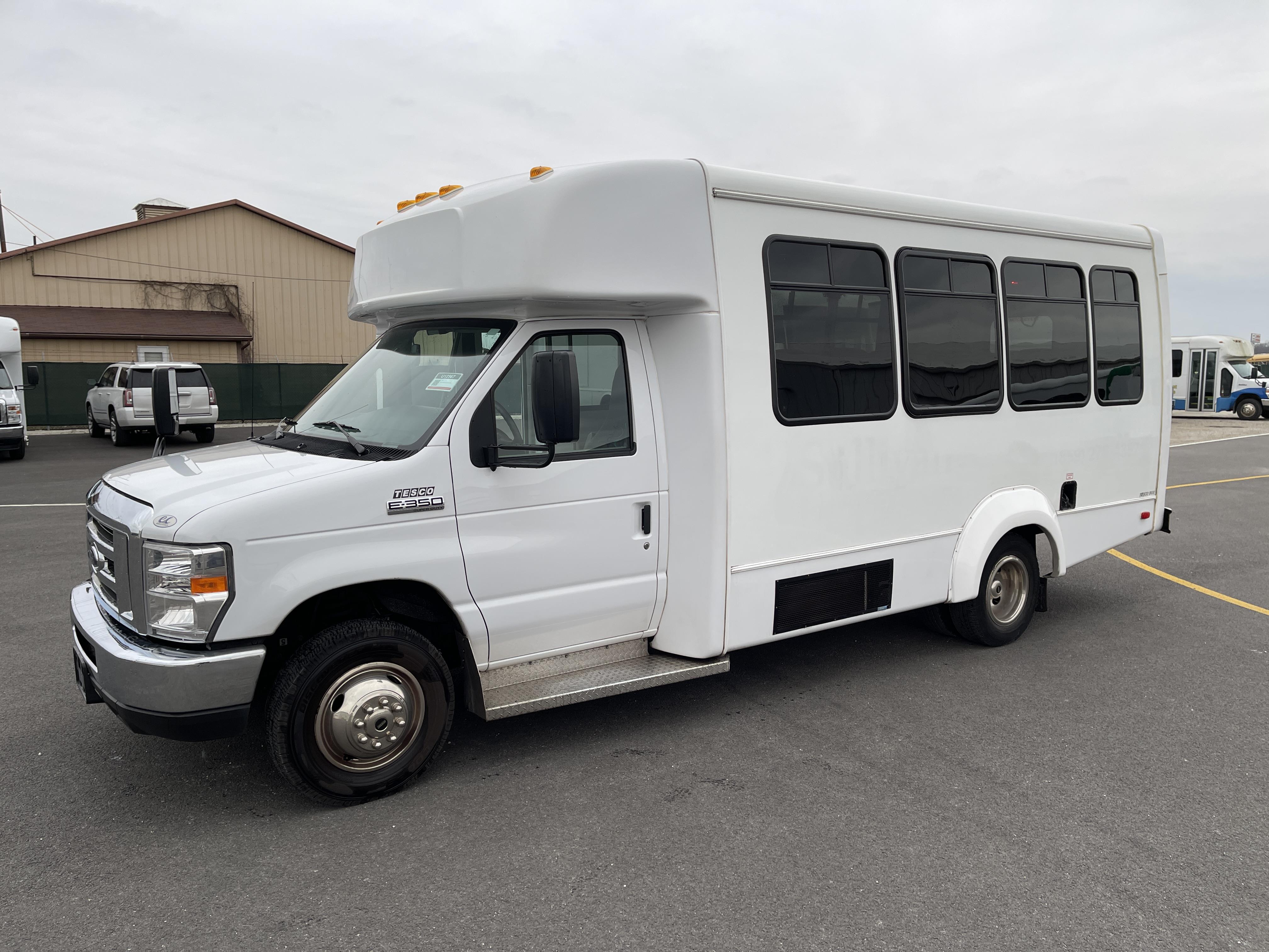 2019 Elkhart Ford E350 14 Passenger Shuttle Bus